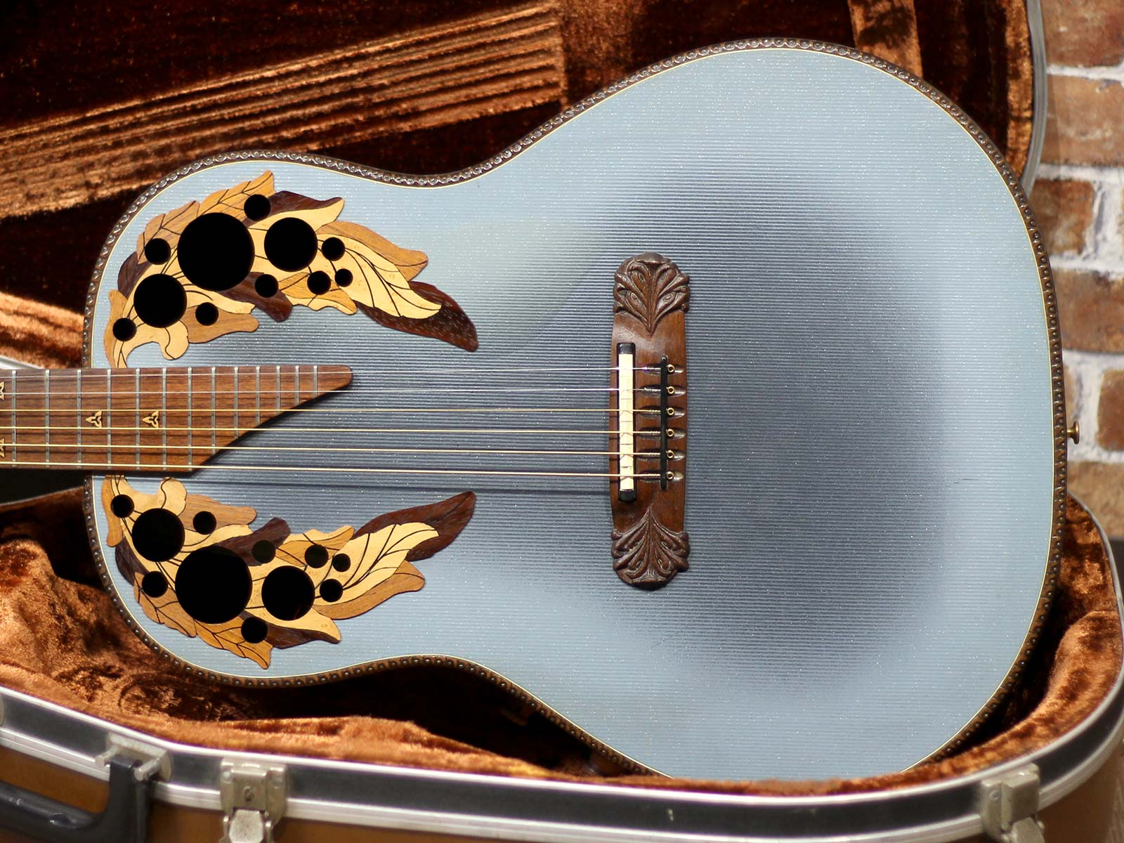 Ovation 1984 1687-8 ”Super Adamas Wood Knob”